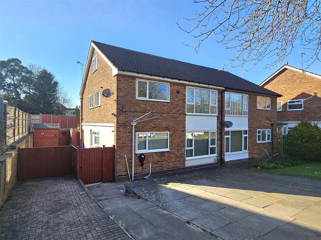 Richmond Road, Solihull 3 bed maisonette - £230,000