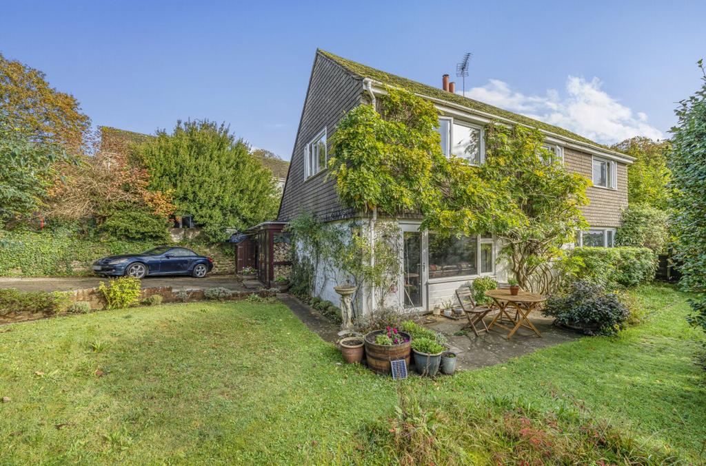 Fyning Lane, Rogate, GU31 3 bed detached house - £685,000