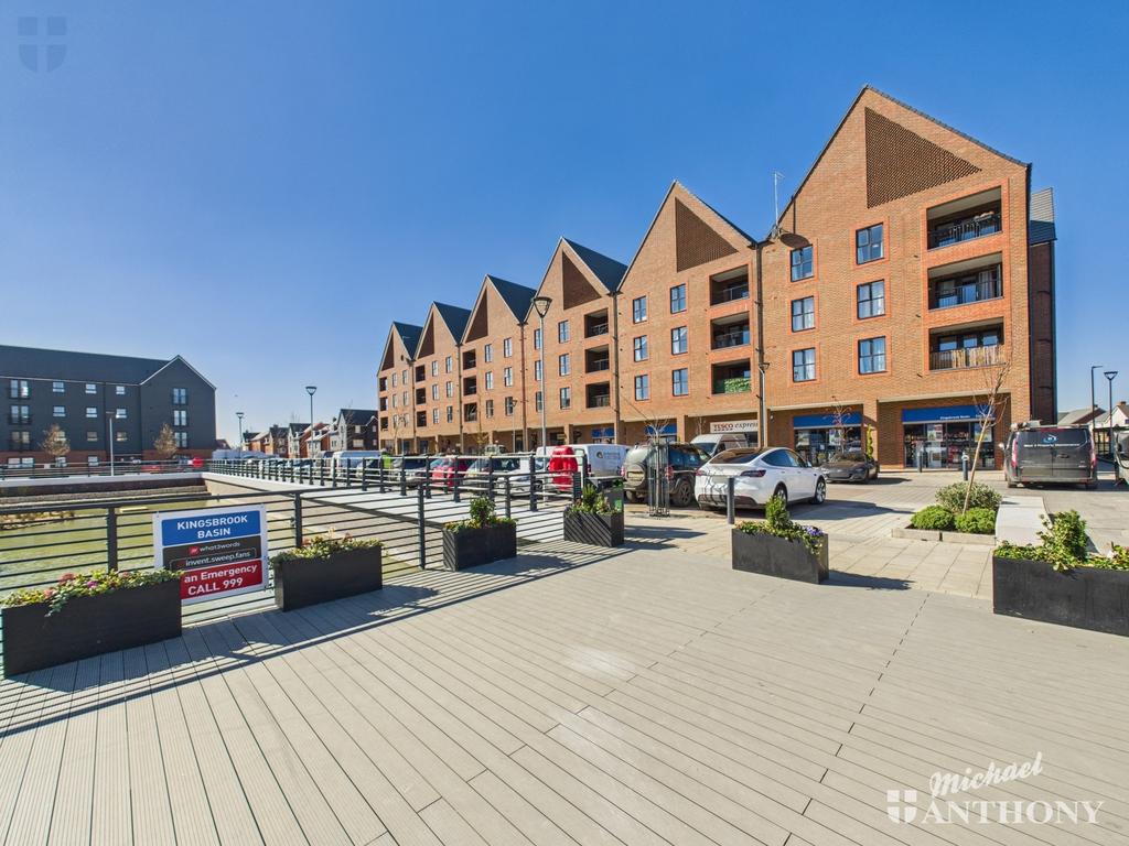 Kingsbrook Basin, Kingsbrook... 2 bed flat for sale - £265,000
