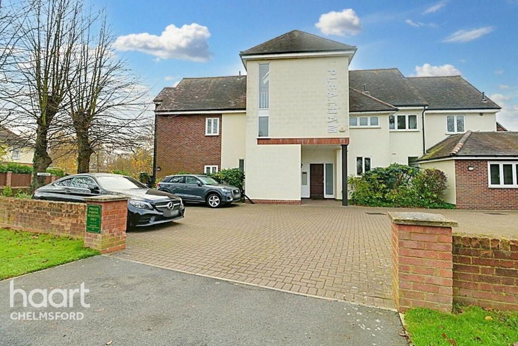 Roxwell Road, Chelmsford 2 bed apartment - £290,000