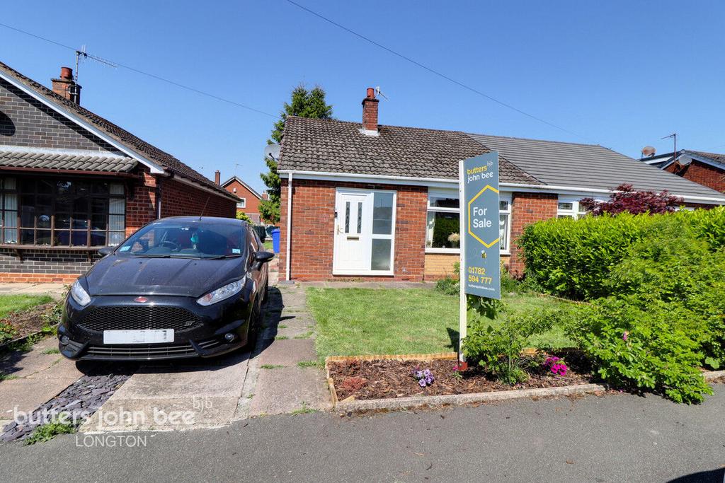 Rugby Drive, Dresden 2 bed semi-detached bungalow - £165,000