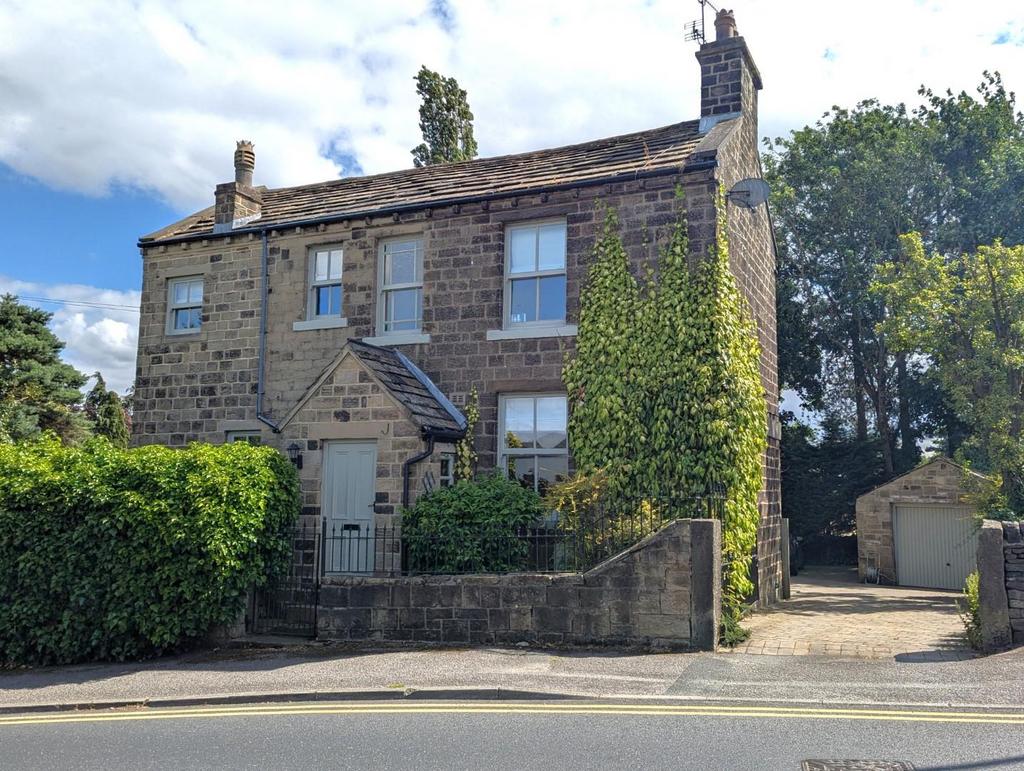 Otley Road, Eldwick, Bingley 4 bed detached house - £560,000