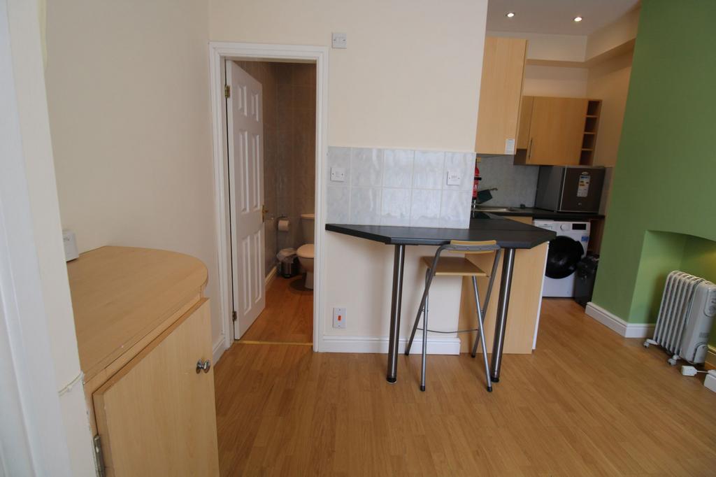 Paradise Street, Manchester M34 1 bed apartment to rent - £550 pcm (£ ...