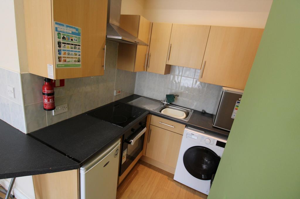 Paradise Street, Manchester M34 1 bed apartment to rent - £550 pcm (£ ...