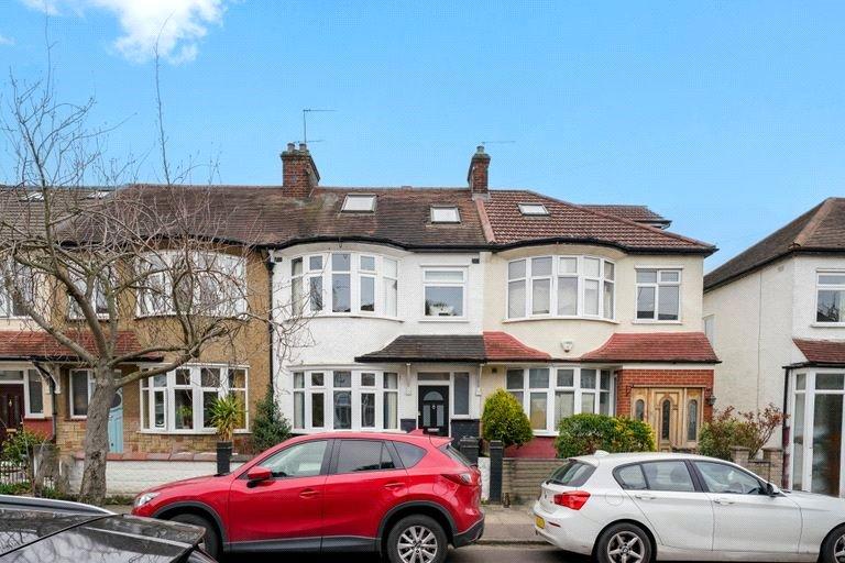 Lincoln Crescent, Enfield EN1 3 bed terraced house - £530,000