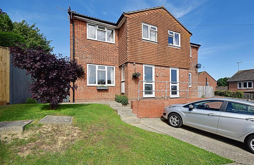Smith Close, Ninfield, Battle 3 bed semi-detached house - £345,000