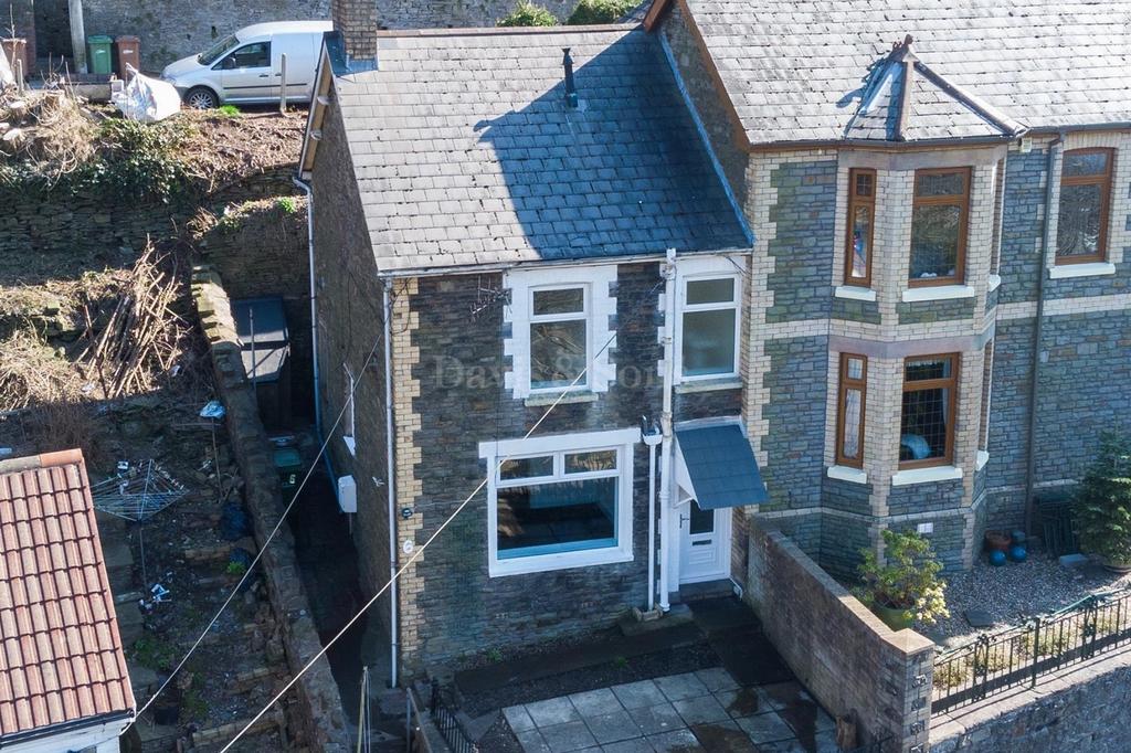 Rhyswg Road, Abercarn, Newport. NP11 2 bed semi-detached house - £125,000