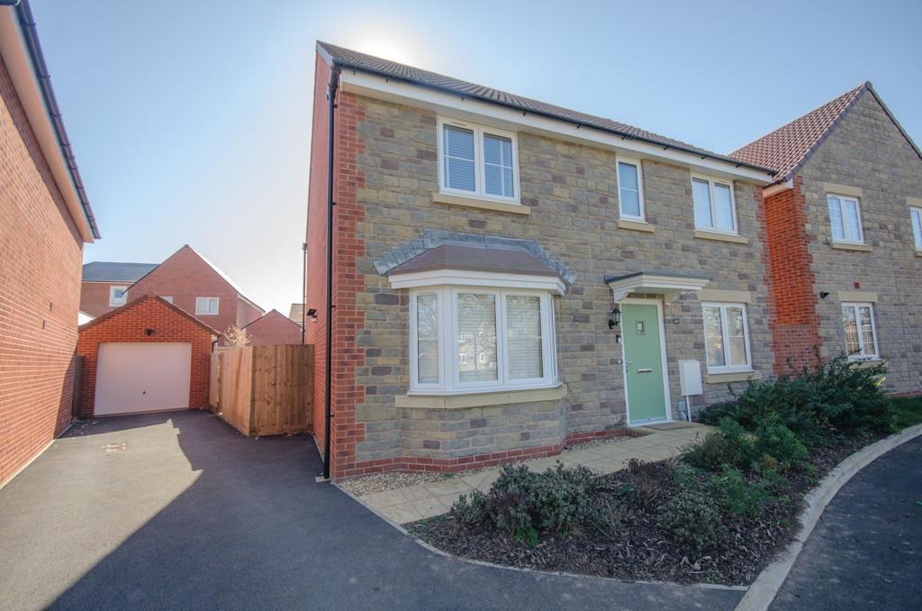 Lily Road, Lyde Green, Bristol, BS16 7PB 4 bed detached house - £2,500 ...