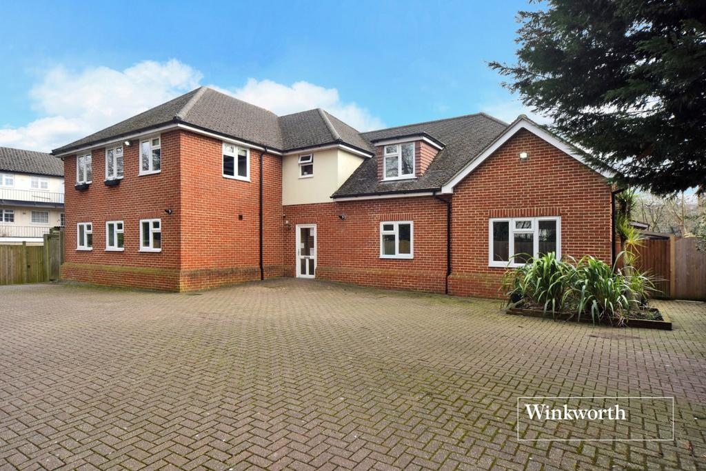 London Road, Cheam, Sutton, SM3 2 bed apartment for sale - £330,000