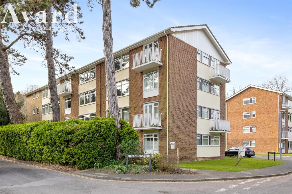 Leahurst Court, Leahurst Court Road... 2 bed flat for sale - £300,000