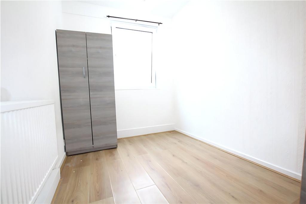 Downy House, London, E1 3 bed apartment - £2,600 pcm (£600 pw)