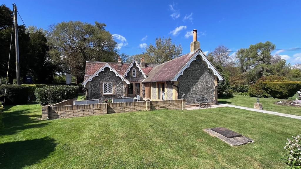 Nurstead Church Lane, Meopham 3 bed lodge for sale - £750,000