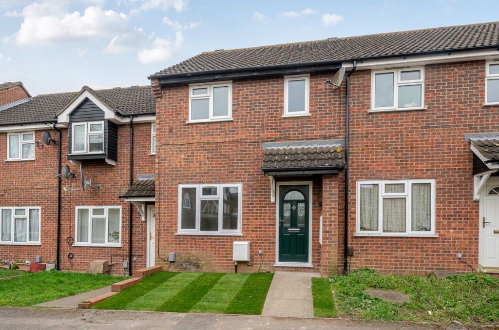 Fontwell Close, Bedford 3 bed terraced house for sale - £310,000