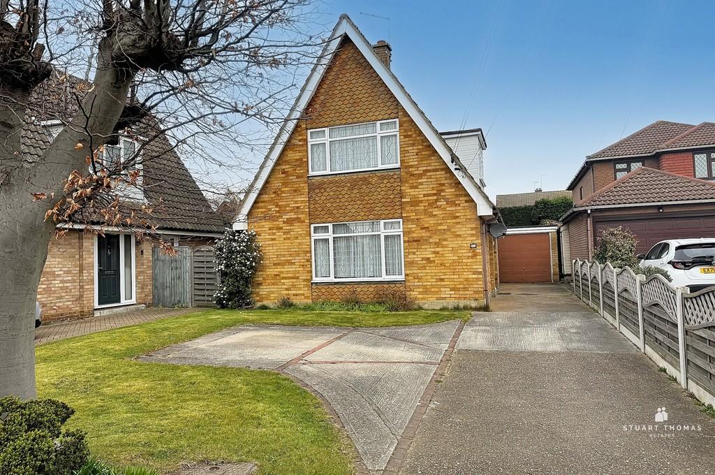 Hart Road, Thundersley 3 bed detached house - £425,000