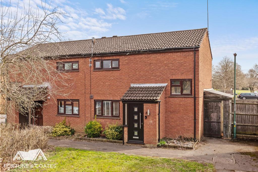 Sewell Harris Close, Harlow 3 bed semi-detached house - £350,000