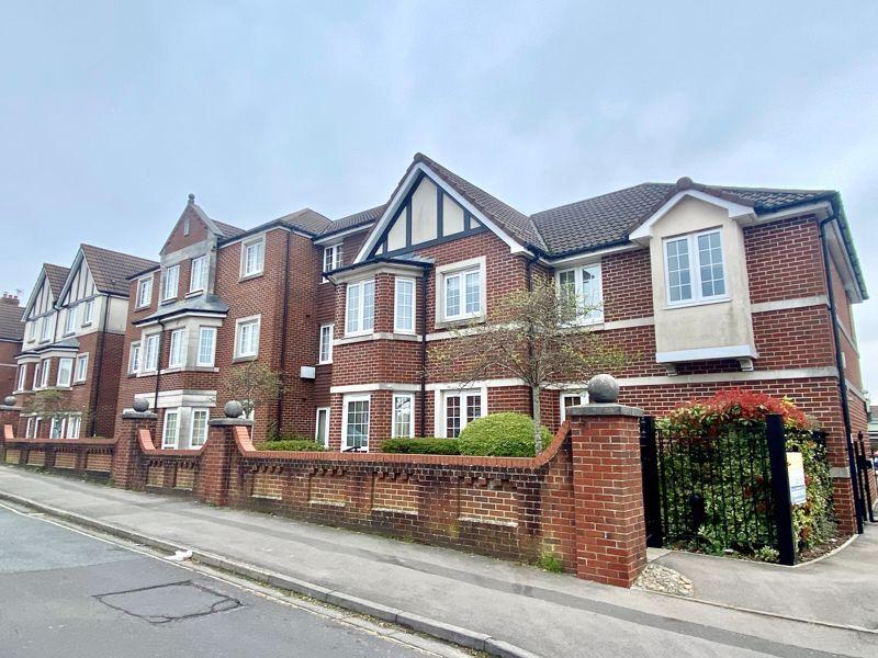 Grove Road, Fareham PO16 1 bed retirement property - £130,000