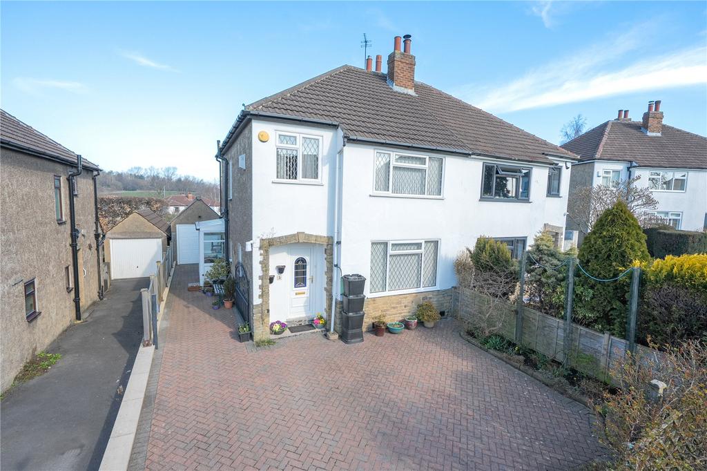 West Lea Garth, Moortown, Leeds 3 bed semi-detached house for sale - £ ...