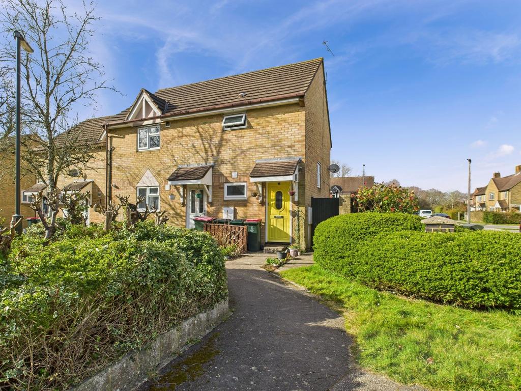 Cheviot Walk, Crawley RH11 1 bed maisonette for sale - £200,000