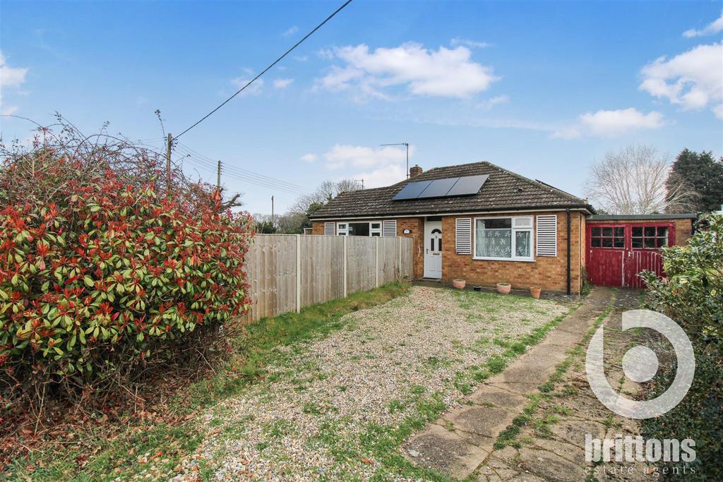 Chapel Road, Pott Row 2 bed detached bungalow for sale - £220,000