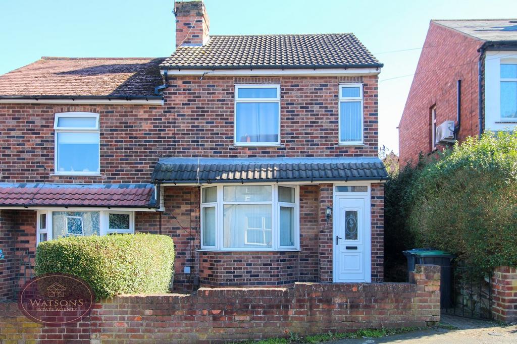 Lynncroft, Eastwood, Nottingham, NG16 3 bed semi-detached house - £150,000