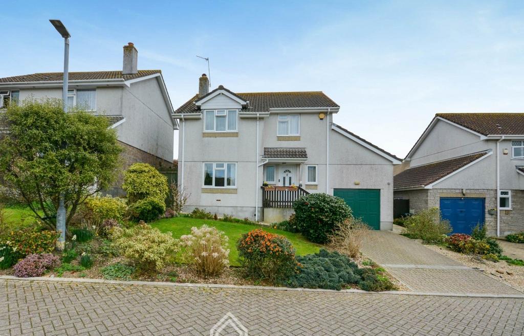 Millbrook, Torpoint PL10 4 bed detached house for sale - £350,000