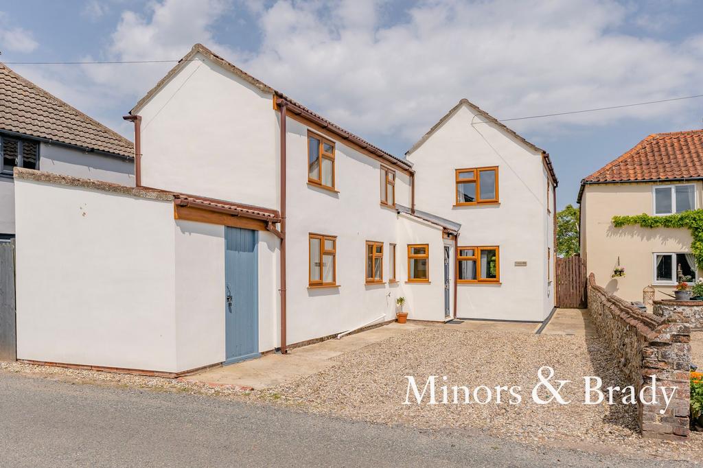 Mill Road, Stokesby 3 bed detached house for sale - £350,000