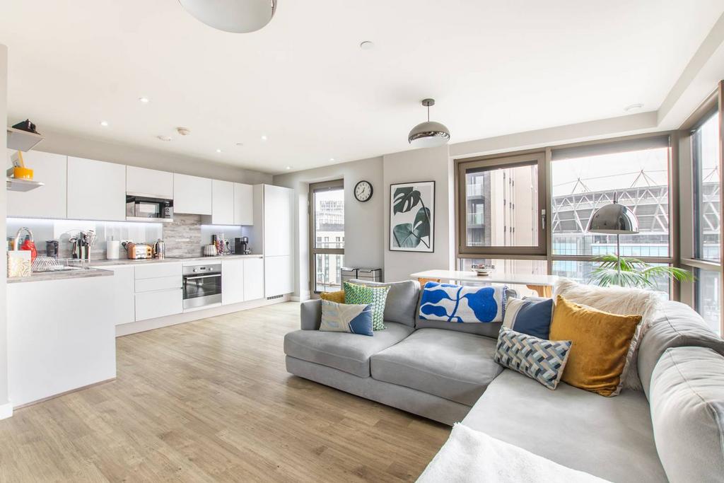 Olympic Way, Wembley Park, Wembley, HA9 3 bed flat for sale - £750,000