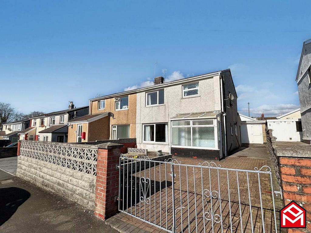 Heather Close, Sarn, Bridgend... 3 bed semi-detached house for sale - £ ...