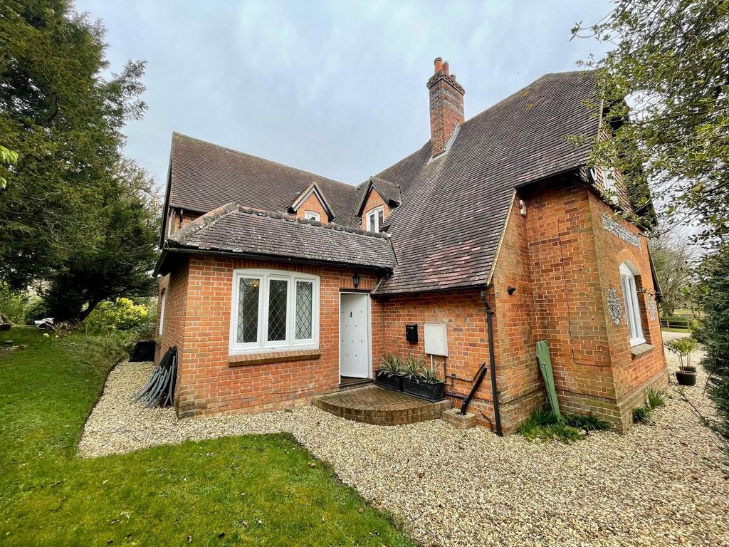 Donnington Park, Newbury RG14 1 bed semi-detached house to rent - £825 ...