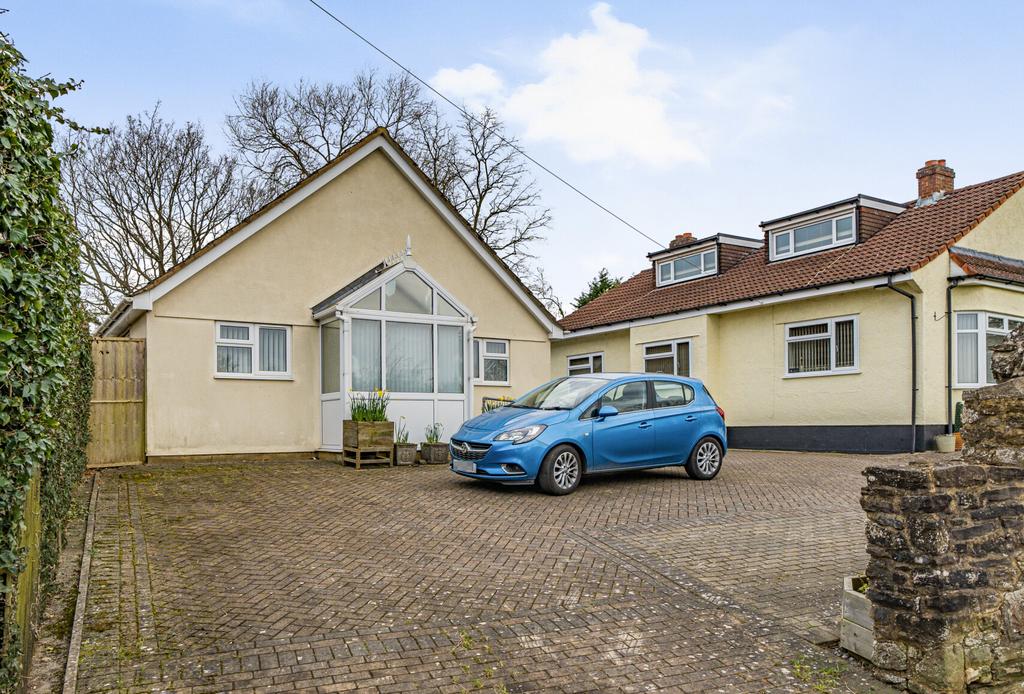 Church Road, Bristol BS36 3 bed bungalow for sale - £370,000