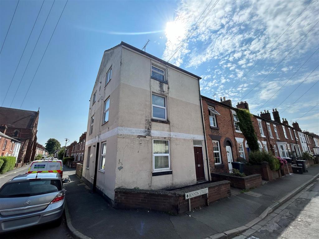 Flat 2, 17 Benyon Street... 1 bed flat - £20,000