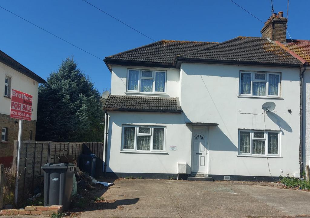 Montague Road, Southall UB2 6 bed end of terrace house for sale - £600,000