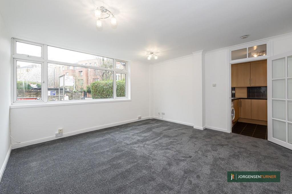 Daynor House, West Hampstead, NW6 Studio - £1,395 pcm (£322 pw)