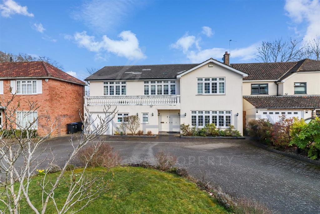 Broadgates Avenue, Barnet EN4 6 bed detached house for sale - £1,995,000