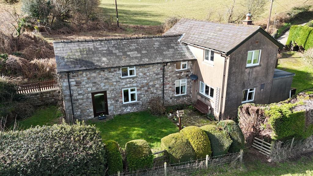 Clytha, Abergavenny, NP7 3 bed detached house - £450,000