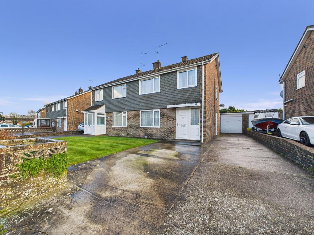 Coltash Road, Crawley RH10 3 bed semi-detached house for sale - £400,000