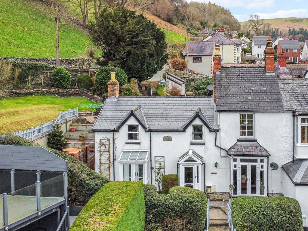 Fron Bache, Llangollen. 3 bed cottage for sale - £335,000