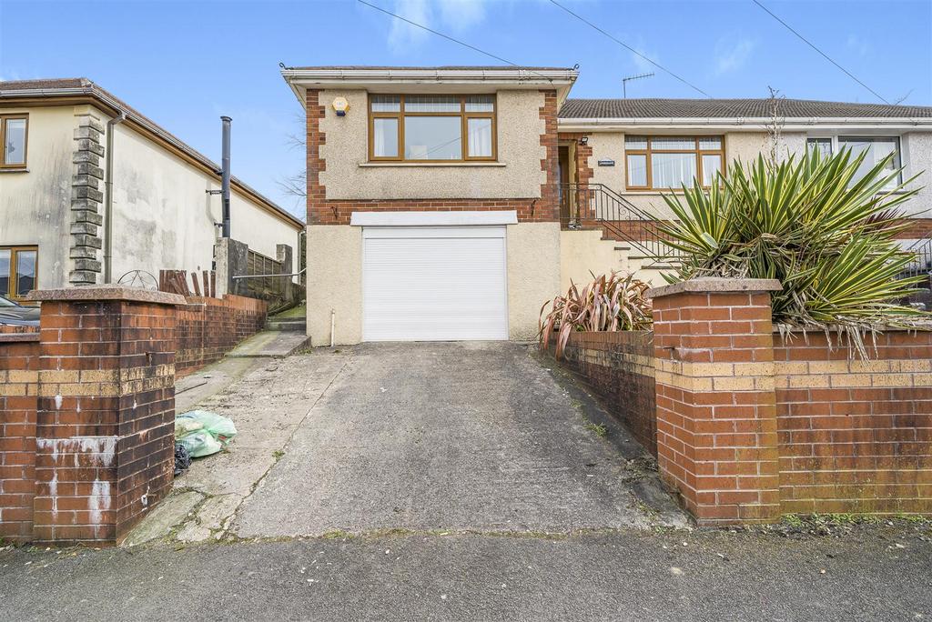 Trallwn Road, Llansamlet, Swansea 3 bed semi-detached bungalow - £200,000