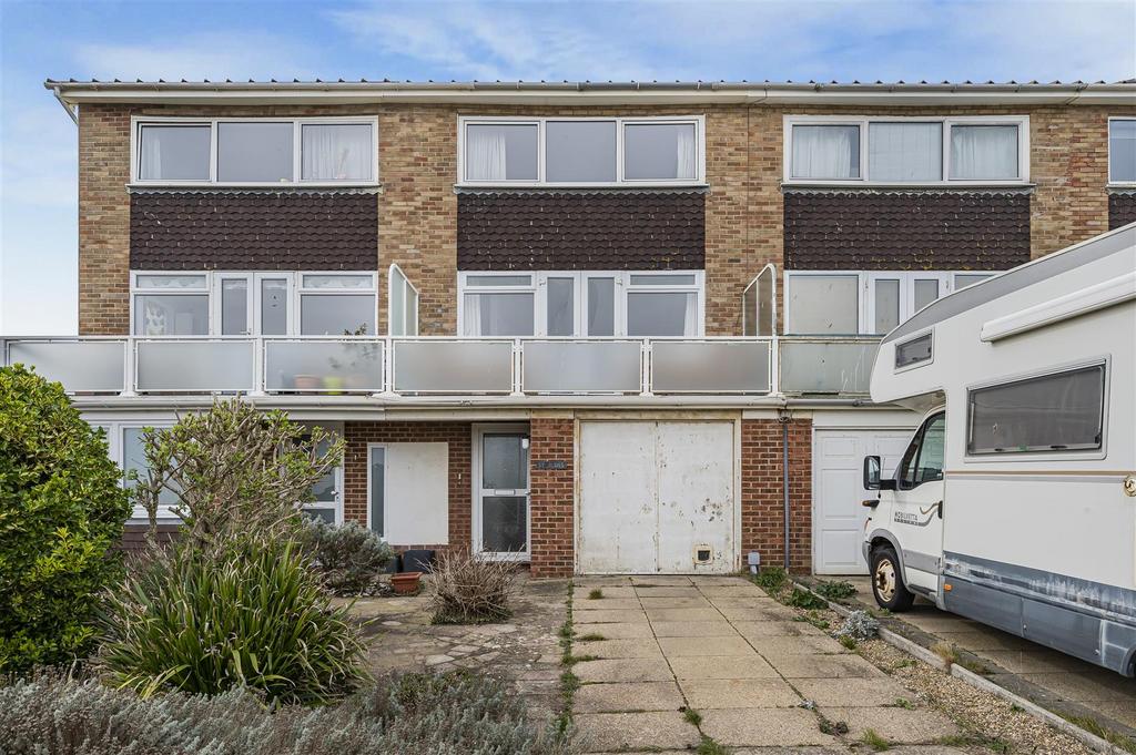 Edinburgh Court, Edinburgh Road, Seaford 3 bed house - £375,000