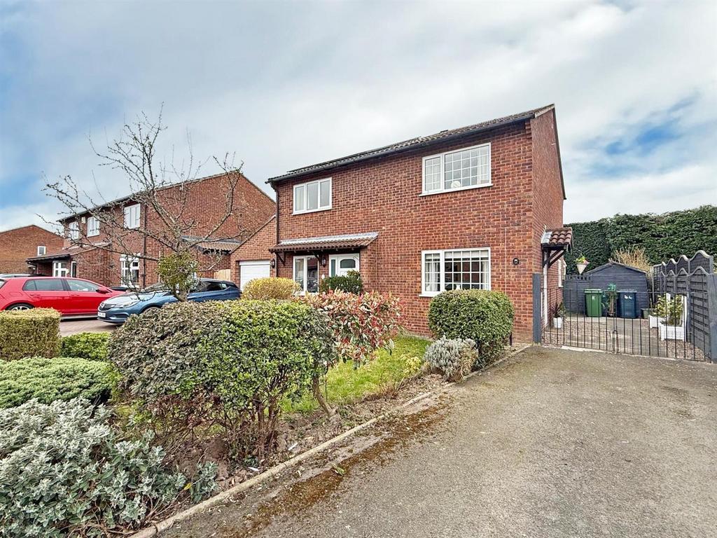 Darville, Castlefields, Shrewsbury 2 bed semi-detached house - £210,000