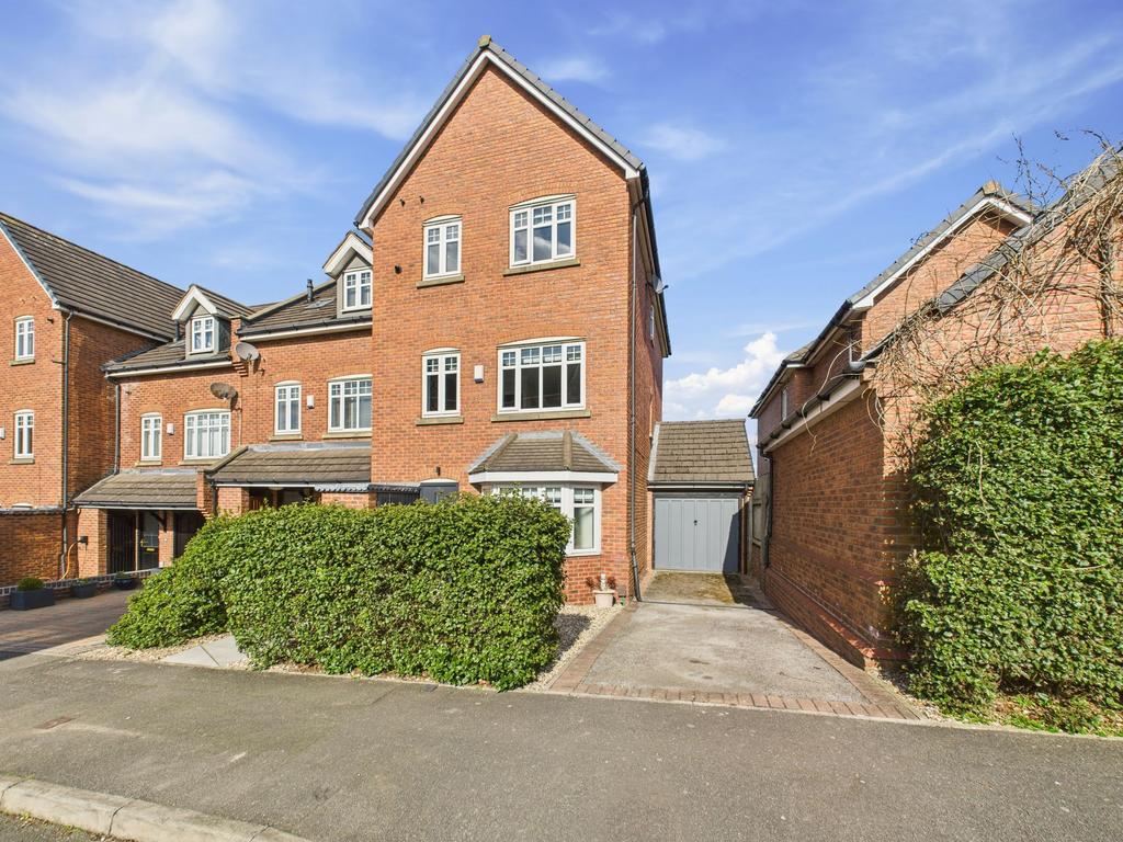 Linden Place, Nottingham NG3 4 bed end of terrace house for sale - £350,000