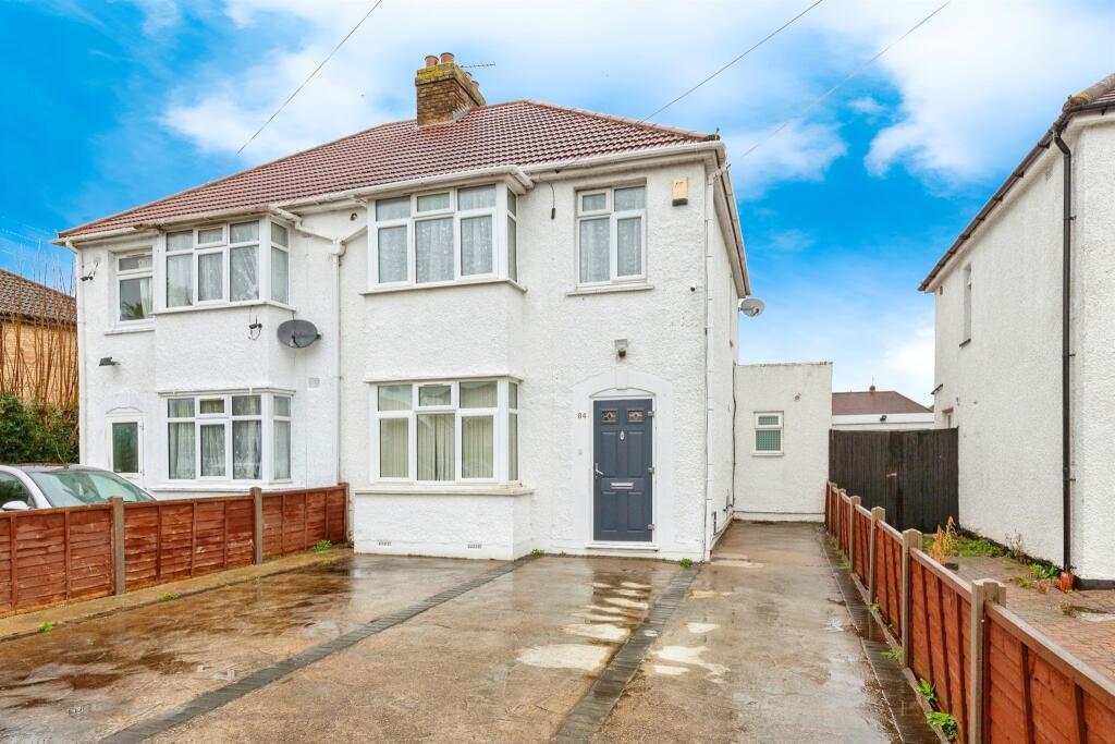 Furnival Avenue, Slough, Berkshire, SL2 3 bed semi-detached house - £ ...