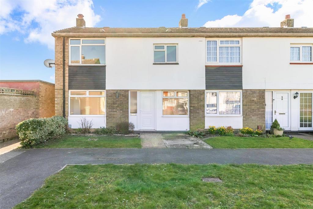 Chetwode Road, Tadworth 3 bed mews - £2,150 pcm (£496 pw)