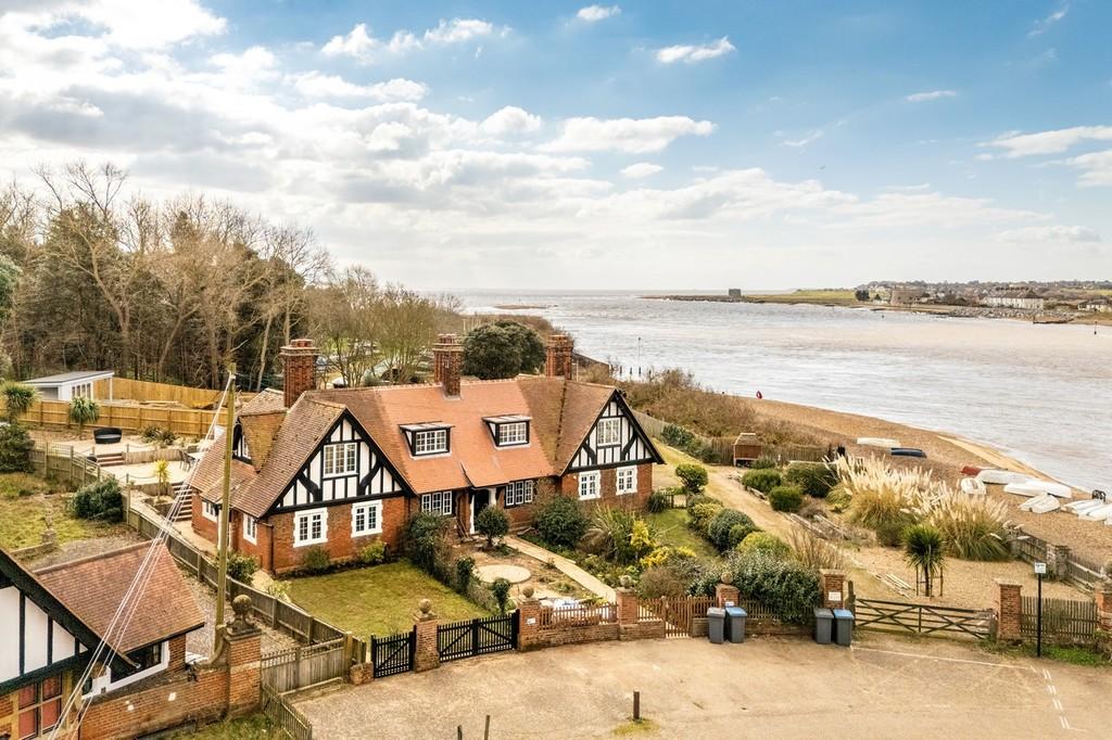 Bawdsey, Woodbridge 3 bed semi-detached house - £400,000