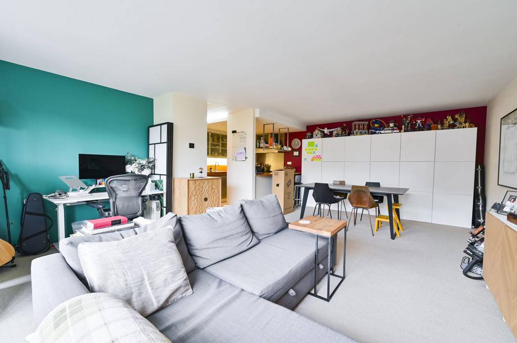 Ice Wharf, King's Cross, London, N1 2 bed flat to rent - £4,312 pcm (£995 pw)