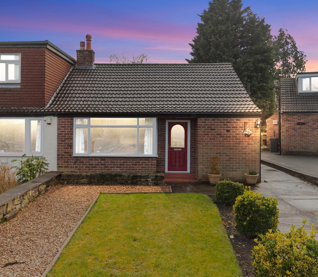 Cooper Hill, Leeds, LS28 2 bed semi-detached bungalow - £190,000