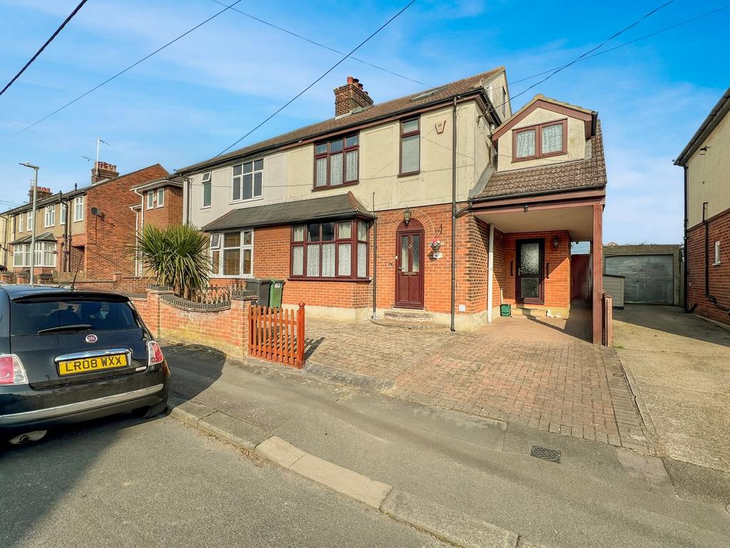 Hunnable Road, Braintree, CM7 5 bed semi-detached house - £425,000