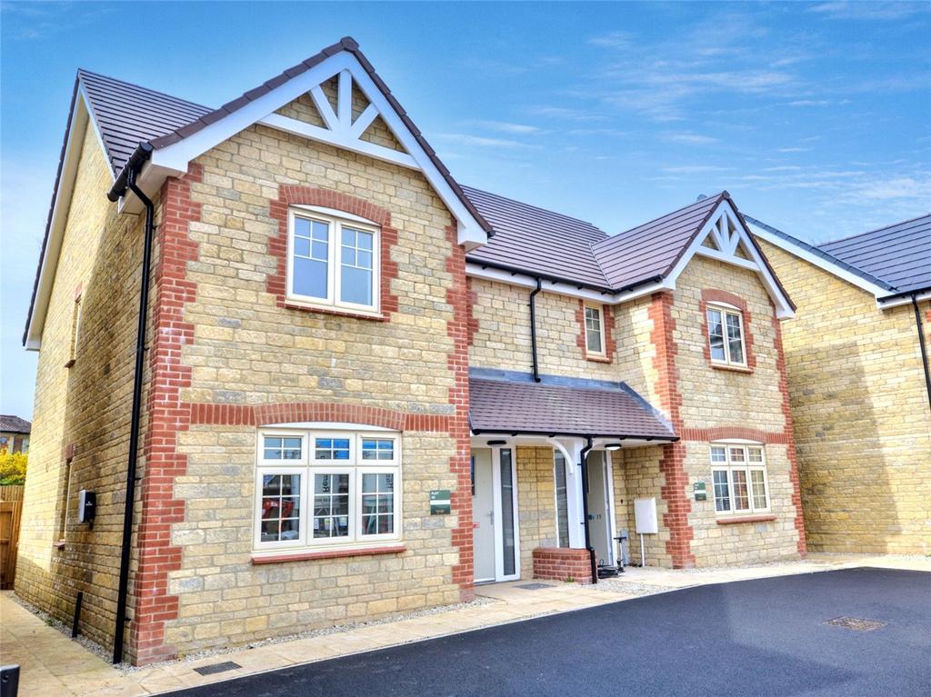 11 Angels Way A, Milborne Port... 3 bed semi-detached house - £370,000