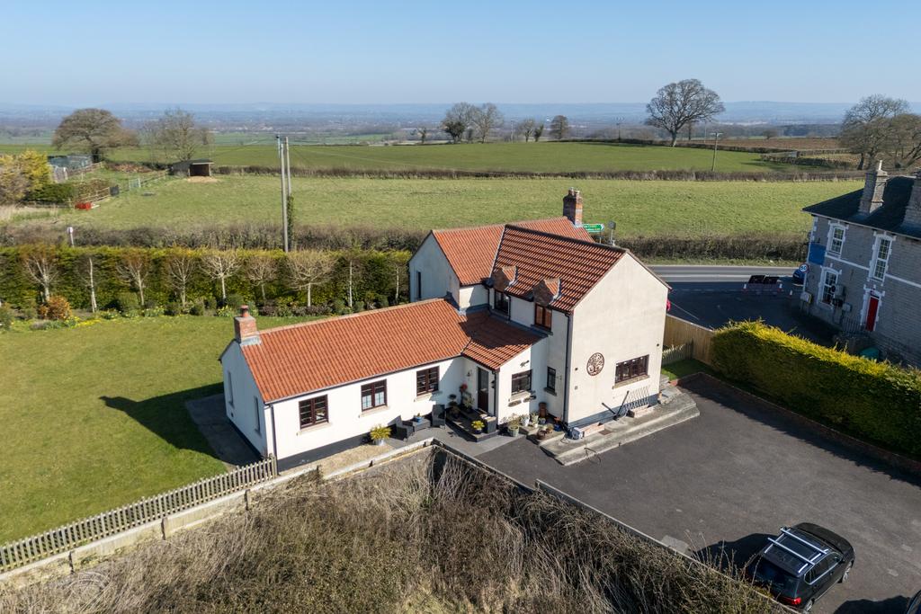 Bath Road, Ashcott 4 bed detached house - £535,000