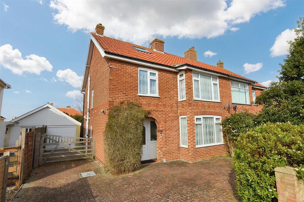 Heath Road, Sheringham 3 bed semi-detached house for sale - £385,000